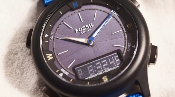 Fossil’s new solar watch lasts up to three months on a single charge