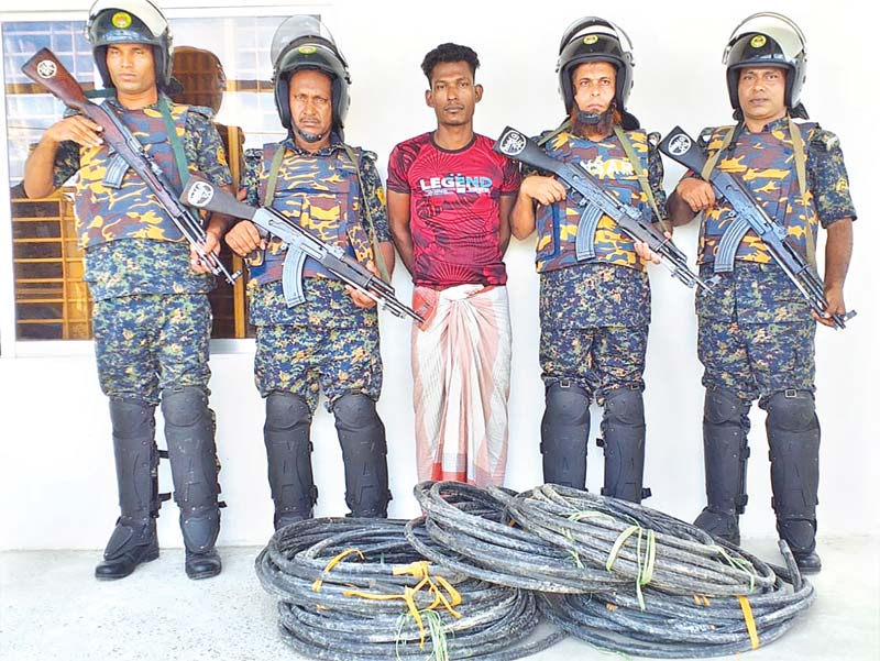 Members of Ansar Battalion arrested a man of wire stealing syndicate