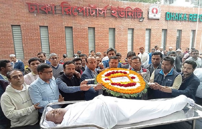 Journalist Abdur Rahman Khan buried at Azimpur Graveyard