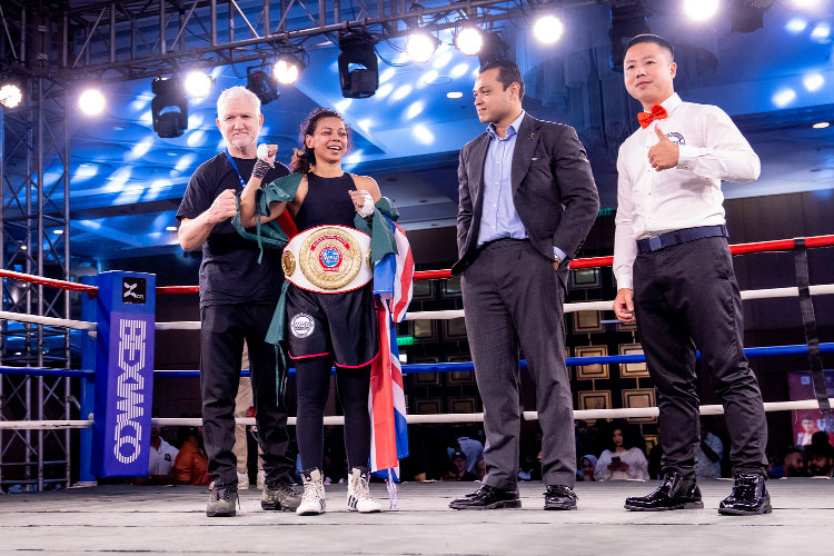 Pro-boxing fight night ends as warrior princess Ruqsana steals the show