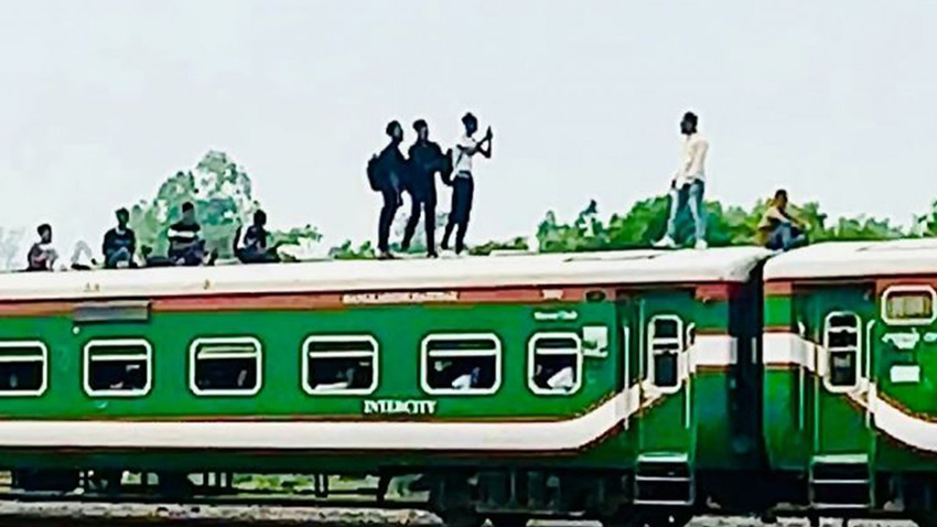2 die falling off train roof making TikTok video in B'baria