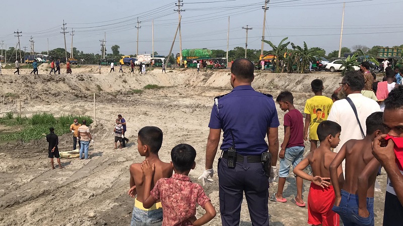 Woman's half-decomposed body found in Narsingdi