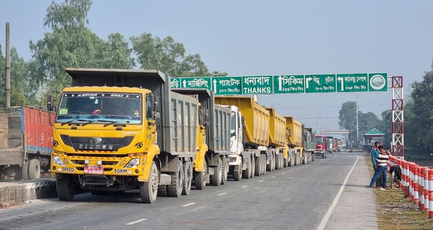 Trade with Nepal via Banglabandha land port suspended