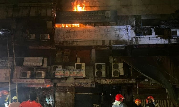 Fire at Gulistan market